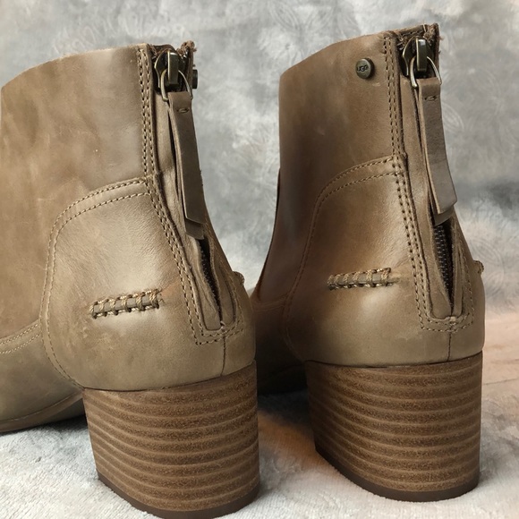 UGG | Shoes | Ugg Leather Bandara Ankle Boot Nwt | Poshmark